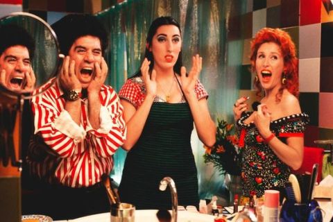 Pedro Almodóvar: Un perfeccionista del cine y el color | Fahrenheit ...