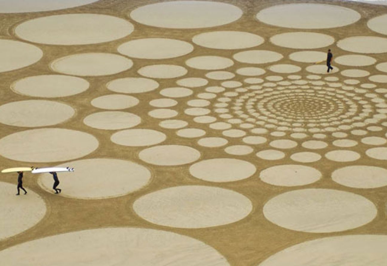 El dibujo más grande del mundo en el land art de Jim Denevan